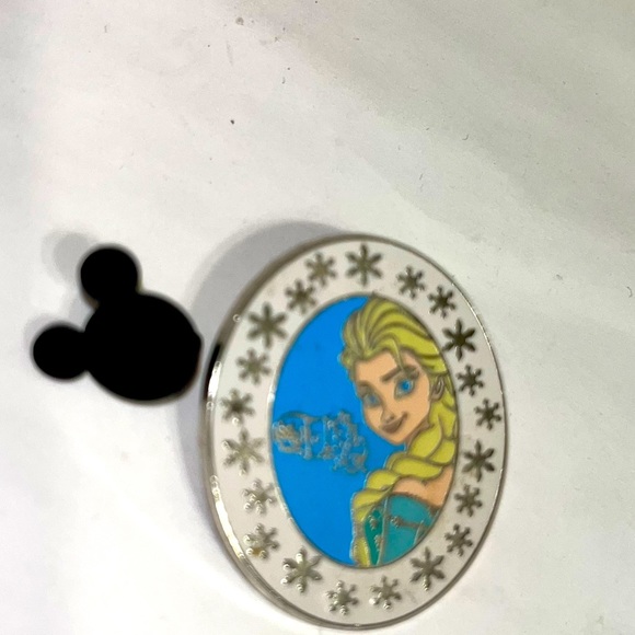 Disney | Accessories | Disney Frozen Pin | Poshmark